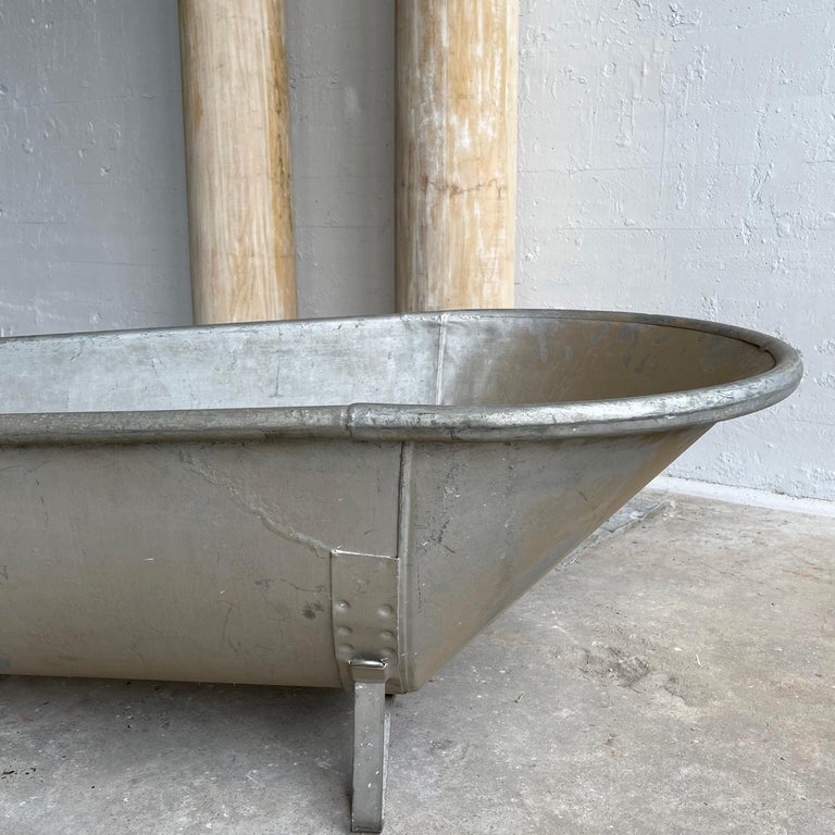 Antique Rustic Galvanized Tin Cowboy Wash Tub – cityFoundry