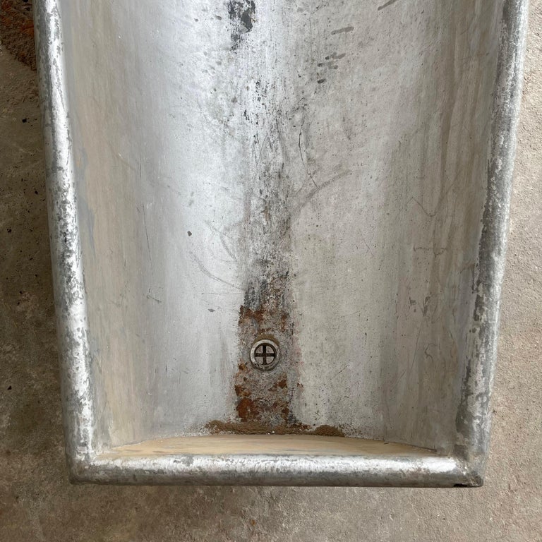 Antique Rustic Galvanized Tin Cowboy Wash Tub – cityFoundry
