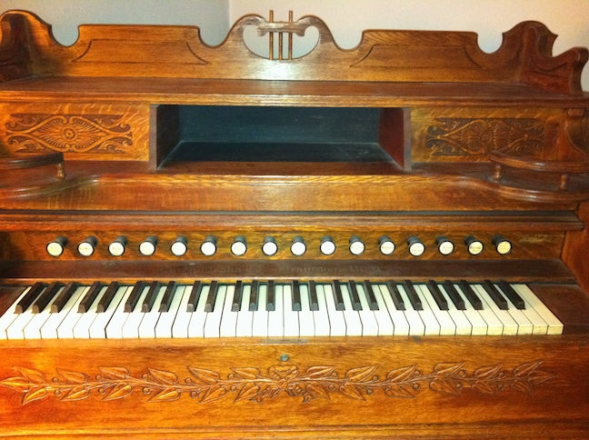 Antique Estey Pump Organ – cityFoundry