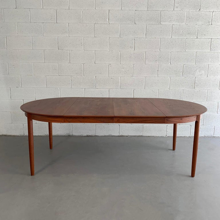 Danish Modern Round Teak Extension Dining Table – cityFoundry
