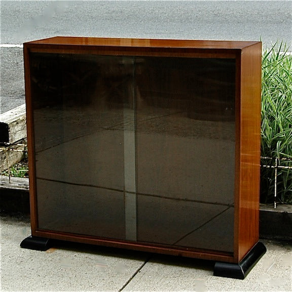 Walnut Display Case – cityFoundry